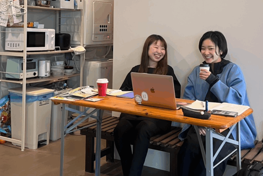 長野里音＋森岡美結菜『オープンリサーチ -即興で踊る-』（dB RRA2025） | NPO DANCE BOX